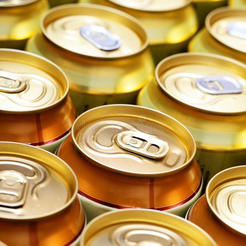 Bierdosen stockfoto. Bild von lager, erfrischung, nahrung - 57776288