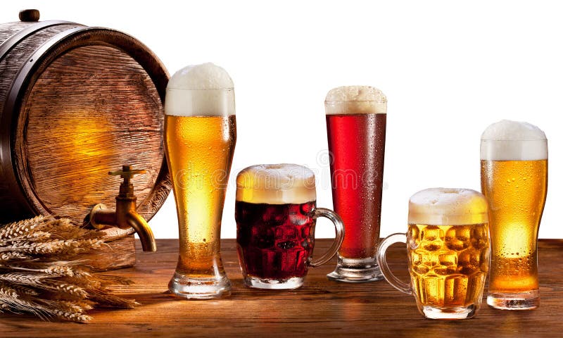 Bierfaß mit Biergläsern. stockfoto. Bild von alcohol - 27157752