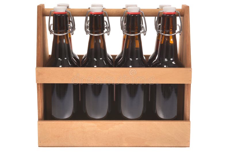 Bierkrat met bierglazen stock foto. Image of drank, gerst - 68673722