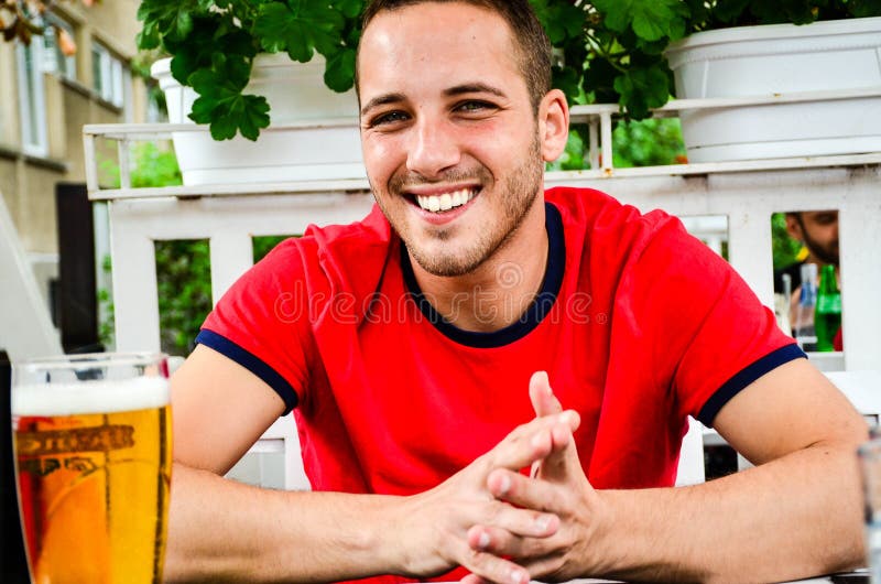 Biertijd Foto's - gratis en royaltyvrije stockfoto's uit Dreamstime