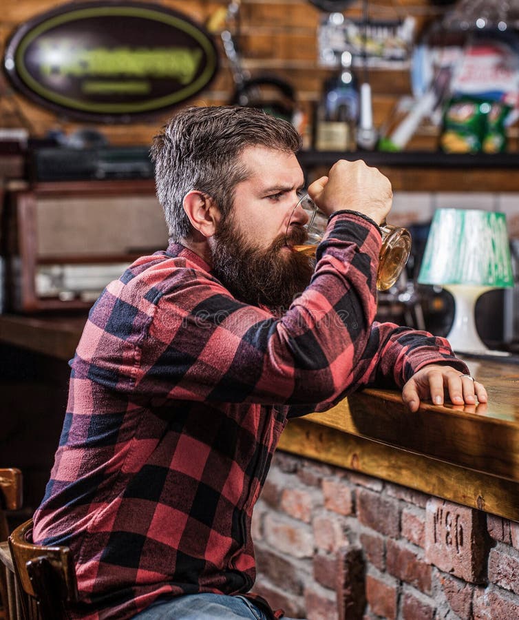 7,398 Biertijd Foto's - gratis en royaltyvrije stockfoto's uit Dreamstime