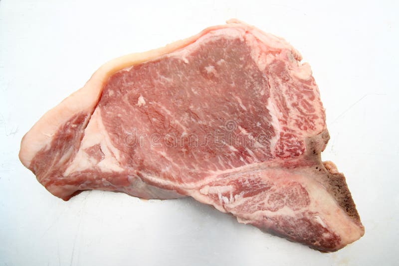 Bife cru T-Bone foto de stock. Imagem de carne, comer - 4115328