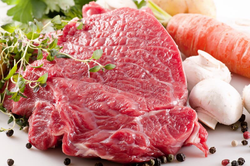 Bifteck De Boeuf Avec Des Herbes Photo stock - Image du cuisinier, oeil ...