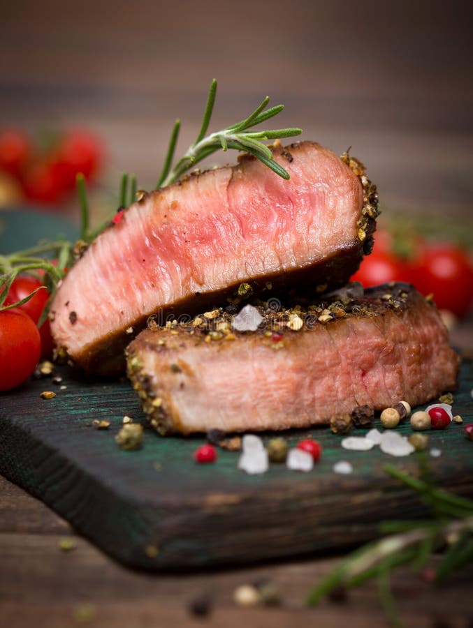 Bifteck de boeuf de Ribeye image stock. Image du côté - 33622217