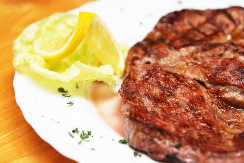 Bifteck de porc image stock. Image du sain, porc, viande - 2506479