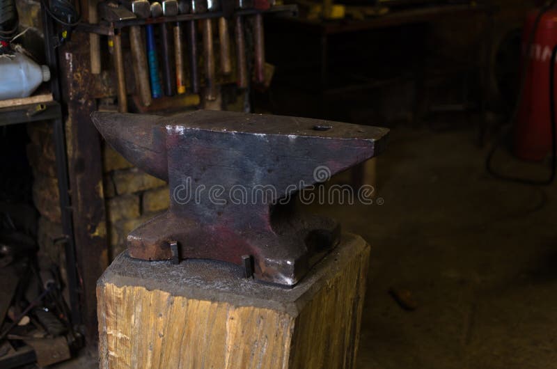 Big Anvil on Wood in Smith Workshop Stock Image - Image of fire, anvil ...