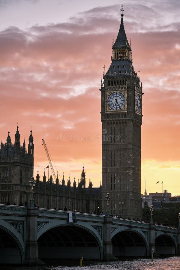 Big Ben and Westminster Bridge at Sunset in London Editorial Stock ...