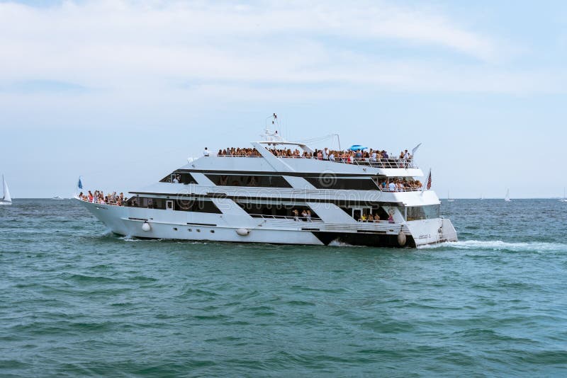 The Red Boat is Swimming in the Lake Water Editorial Photo - Image of ...