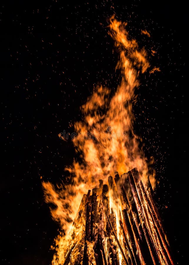 Big bonfire at night stock image. Image of ablaze, night - 51193241