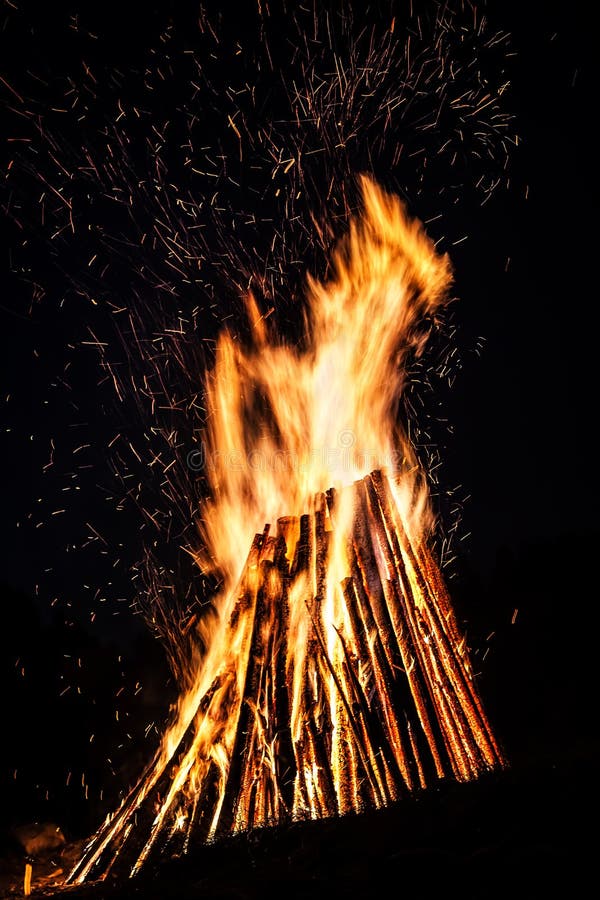 Big bonfire at night stock photo. Image of black, flaming - 51193030
