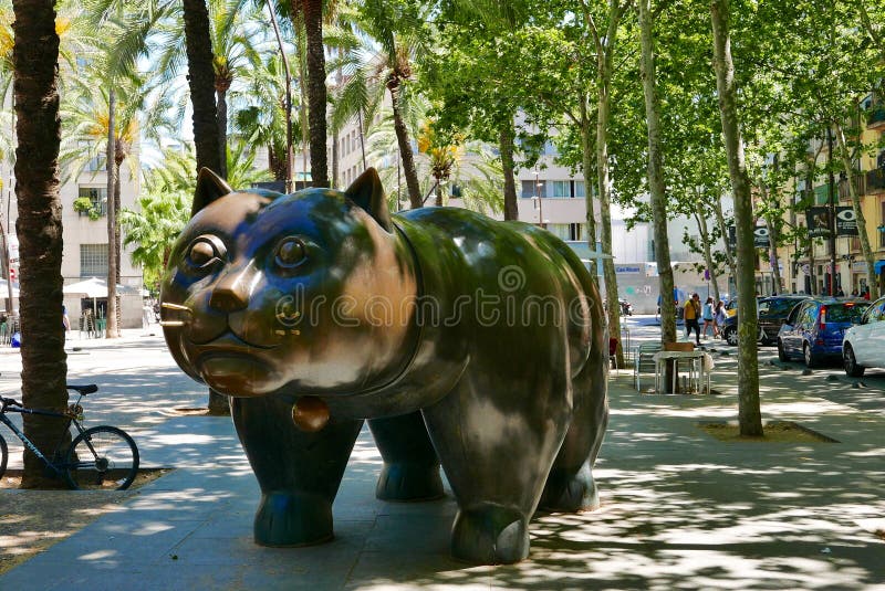 Big cat on Barcelona editorial stock photo. Image of street - 110112638