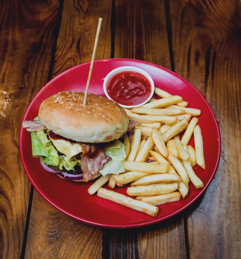 Big Cheeseburger and Chips on a Plate. Stock Photo - Image of sandwich ...