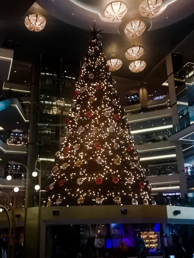 Big christmas tree editorial image. Image of mall, tree - 106855300