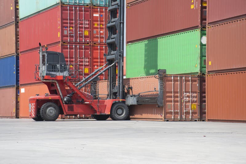 Big Container Reach Stacker is Lifting 40` High Cube Container Stock ...