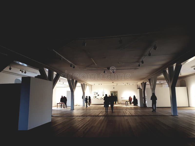 Art gallery editorial photography. Image of gallery - 132148802