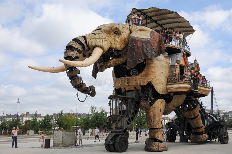 Mechanical Elephant Machine in Nantes Editorial Photography - Image of ...