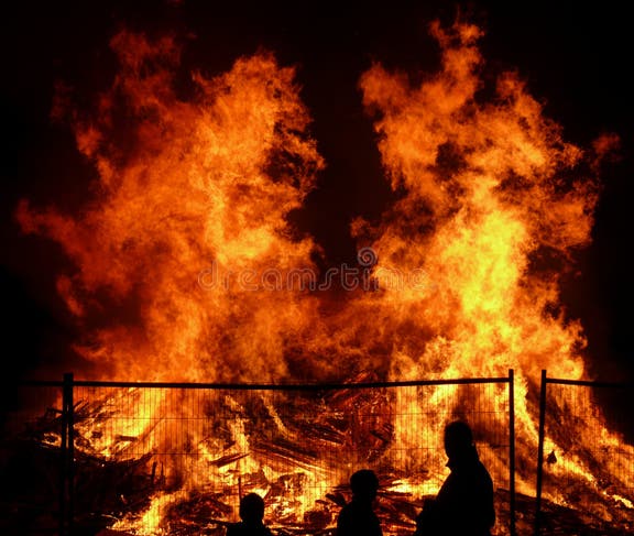 Big fire 2 stock image. Image of fire, scorch, burn, firemen - 1500019