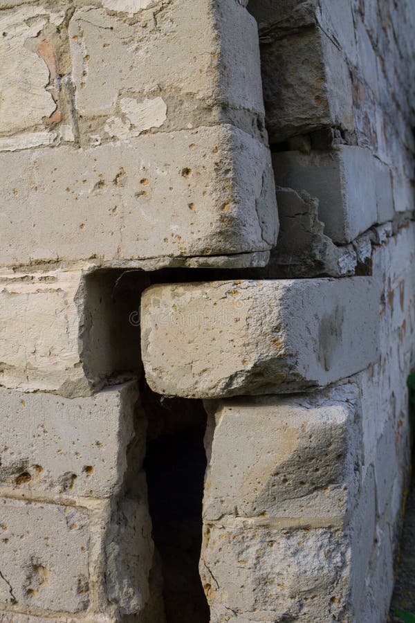 Big Fissure in a House Wall Stock Image - Image of house, aged: 156552047