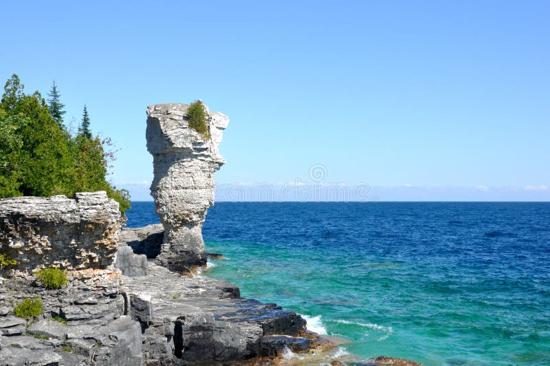 Big Flowerpot on the Bruce Peninsula Stock Photo - Image of rock ...