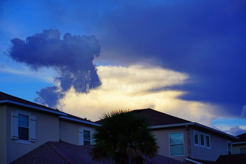 Big, Fluffy, Billowy Cumulus Sunset Clouds Gather in the Sky Stock ...