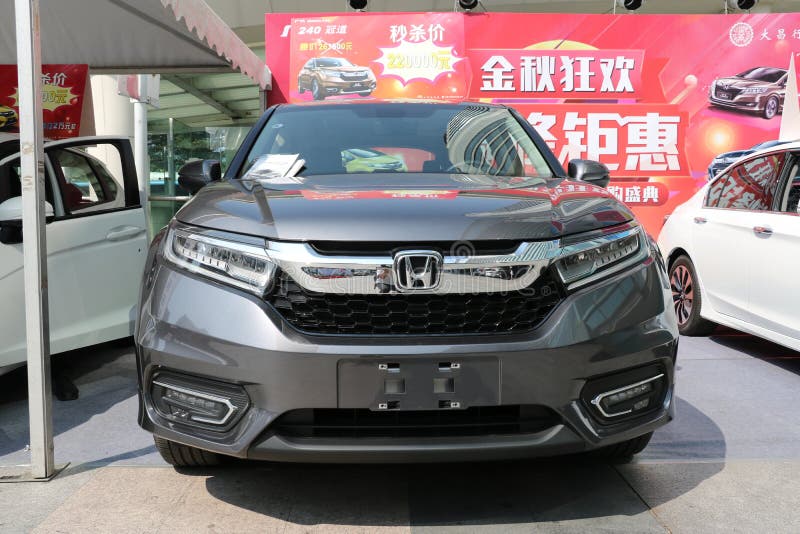 Big Front Face of Green Car Editorial Image - Image of watch, stand ...