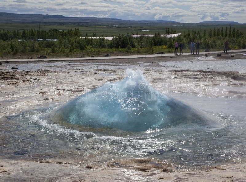 Big geyser in Iceland editorial photo. Image of spring - 49345176
