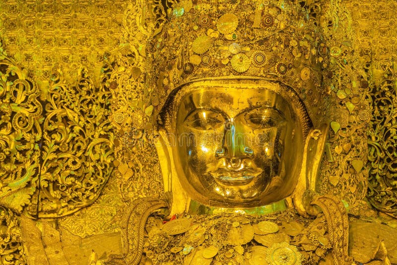 Big Golden Mahamuni Buddha Statue Stock Photo - Image of paya, pagoda ...