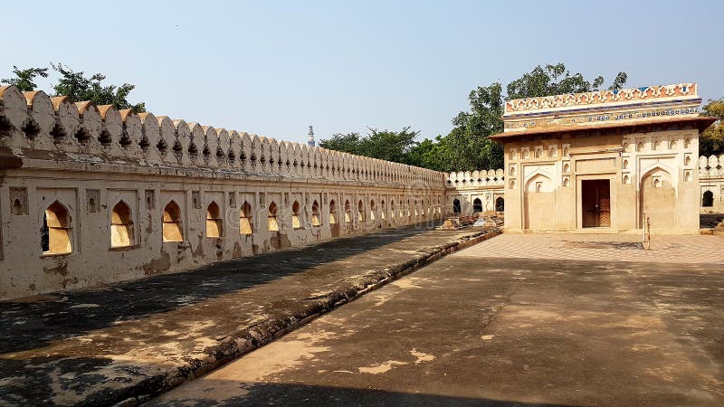 A graveyard of mughals stock image. Image of india, palace - 102132783