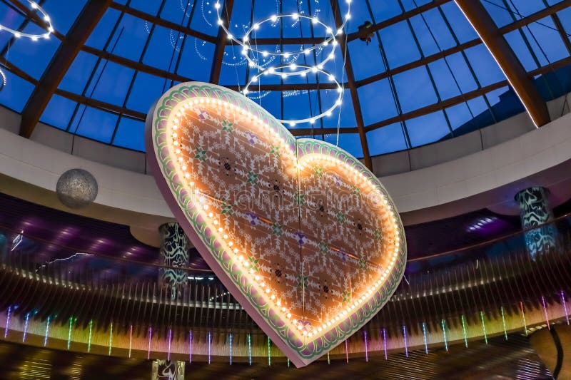 Big Heart in the Dome of the Mall Editorial Stock Image - Image of mall ...
