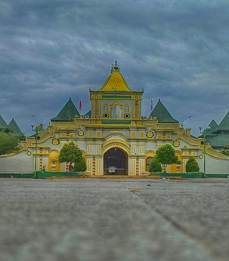 Big Mosque in Sumenep City Called & X22;Masjid Jamik Sumenep& X22 ...