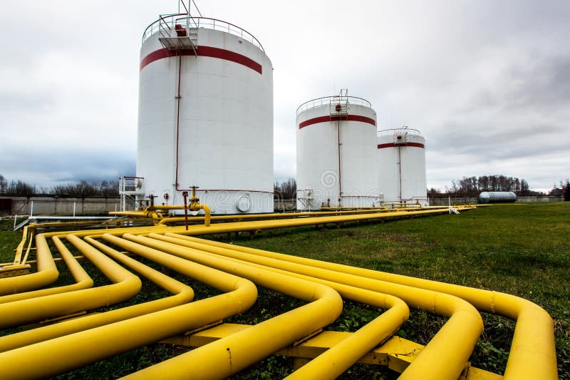 Big Oil Tanks in a Refinery Stock Photo - Image of tank, storage: 38636444