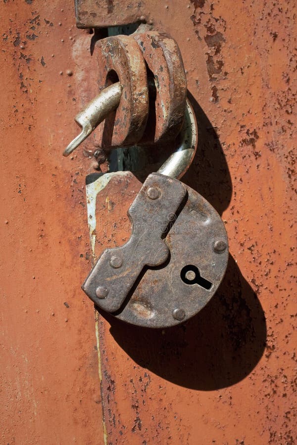 Big old rusted padlock stock photo. Image of brown, padlock - 14894530