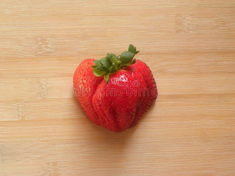Big Red Color Whole Strawberry Stock Image - Image of crop, color ...