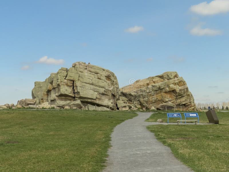 Big Rock an Enormous Glacial Erratic. Editorial Stock Photo - Image of ...