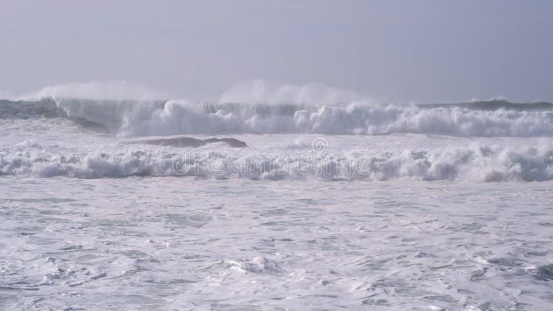 Big, Rough Powerful Waves Forming and Breaking on Ocean in Winter Stock ...