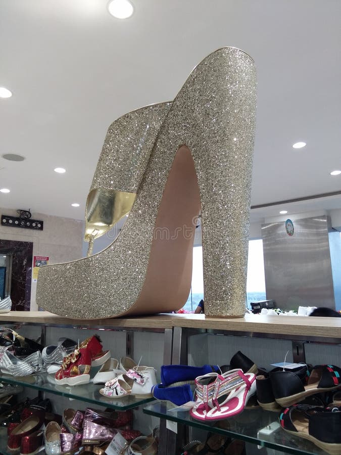 Big shoe editorial stock image. Image of type, used - 119962244