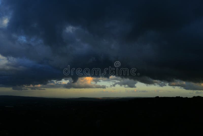 Big Storm Clouds. Nature Dark Storm Clouds, Beautiful Gray Storm Cloud ...