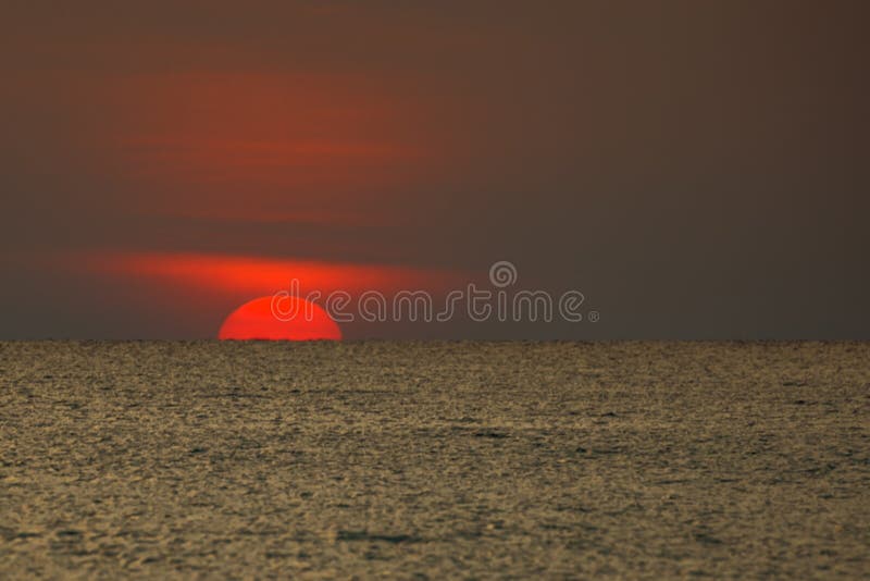 Big Sun Setting Down Over the Sea Stock Image - Image of landscape ...