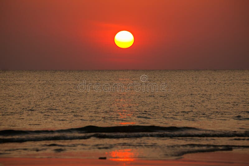Big Sun Setting Down Over the Sea Stock Image - Image of blue ...