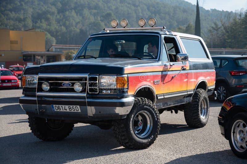 Big SUV Offroad Ford Bronco 351 5.8L XLT 4x4 Fifth Generation 1992-1996 ...