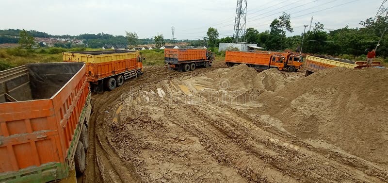 Big Truck Queue at the Sand Mining Stock Image - Image of queue, mining ...