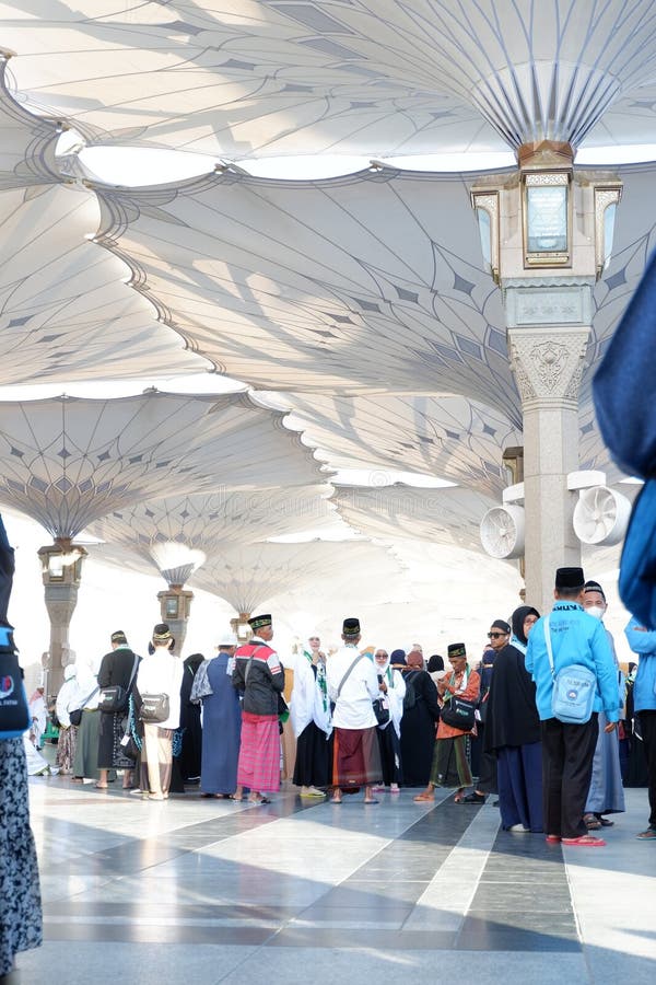 Big Umbrella in Nabawi Mosque, Medina Editorial Photography - Image of ...