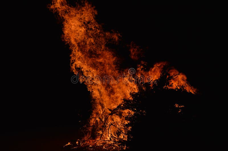 A Big Wood Fire in the Night Stock Photo - Image of nature, flame ...