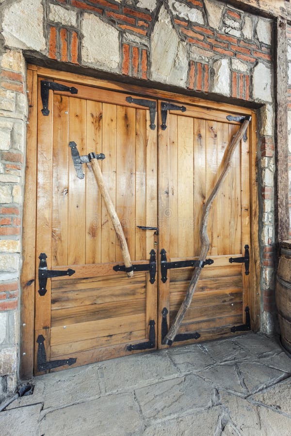 124 Big Wooden Double Door Stone House Stock Photos - Free & Royalty ...
