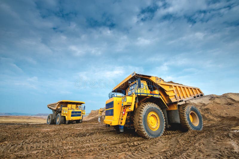 Big yellow mining truck editorial image. Image of extracting - 73830435