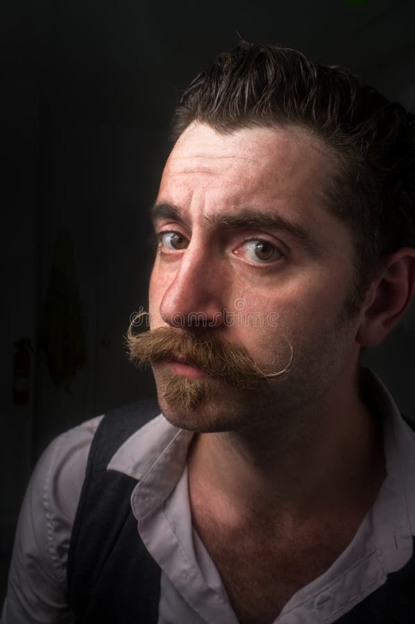 772 Homem Com Bigode Grande Fotos - Fotos de Stock Gratuitas e Fotos ...