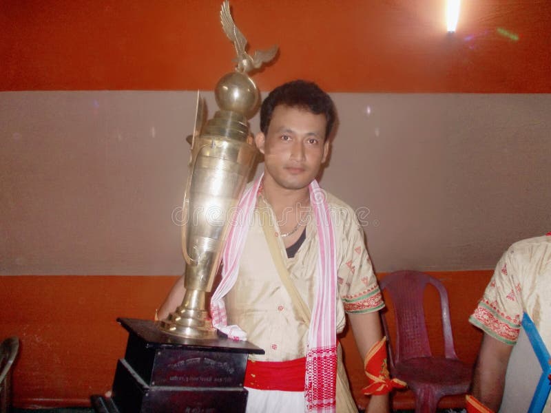 Bihu Dance in Assam Traditional Costume Editorial Stock Image - Image ...