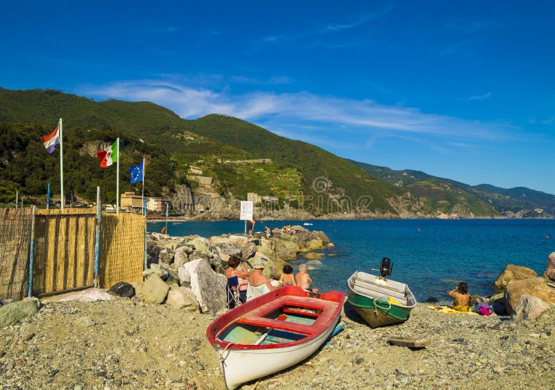 Bij Het Monterosso-Strand, Cinque Terre Redactionele Foto - Image of ... Bij Het Monterosso-Strand, Cinque Terre Redactionele Foto - Image of ...