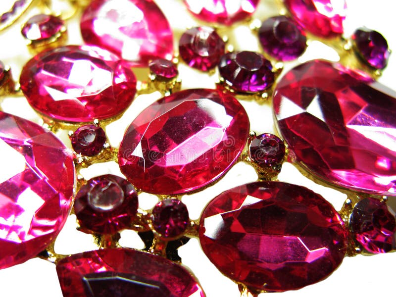 Cristaux Rouges Rouges De Gemmes Photo stock - Image du trésor, cristal ...