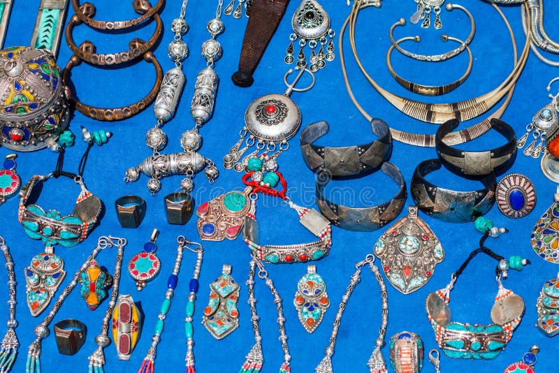 Bijoux marocains image stock. Image du ligne, conception - 26807843